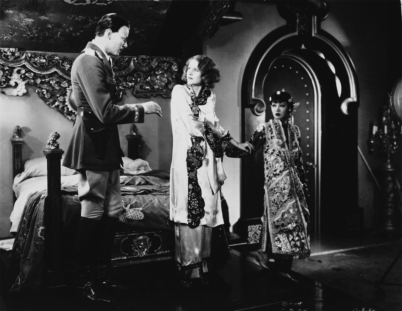 The Bitter Tea of General Yen (1933) | ČSFD.sk