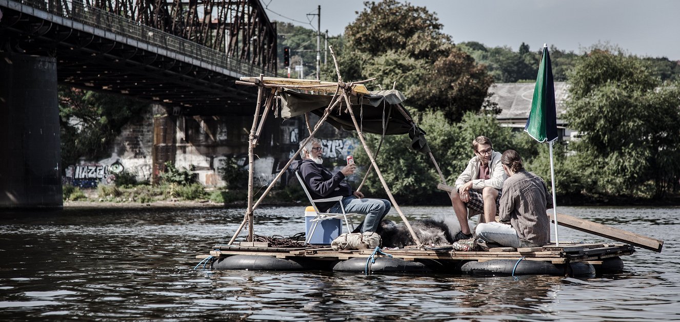 Teorie tygra (2016) | ČSFD.cz