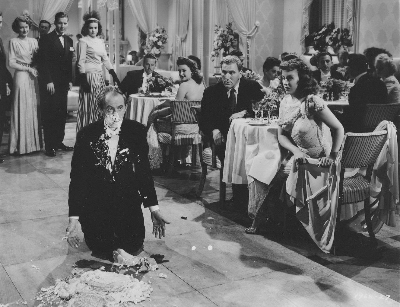 The Crystal Ball (1943) | ČSFD.cz