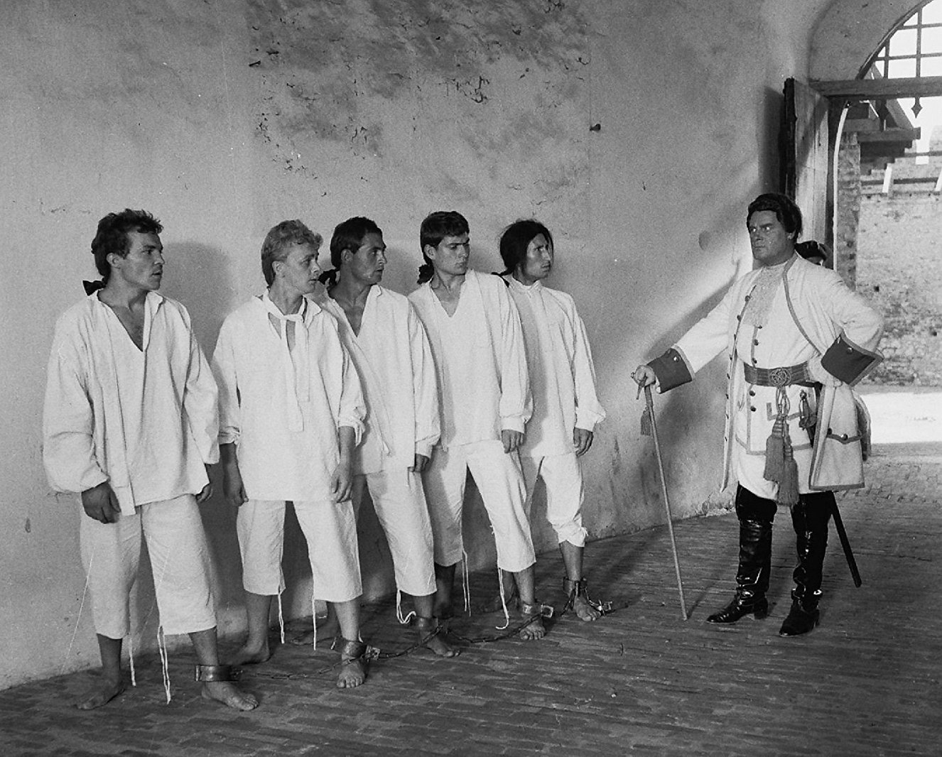 A Tenkes kapitánya (1964) | Odcinki | ČSFD.cz