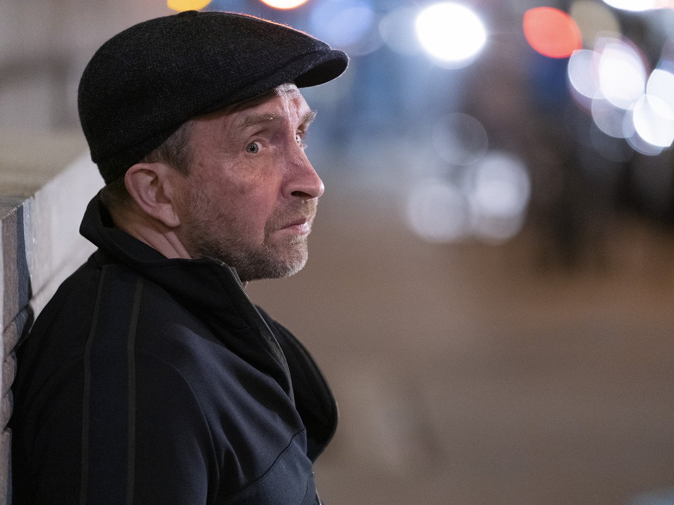 Ray Donovan - Never Gonna Give You Up (S06E11) (2019) | Creators | ČSFD.cz