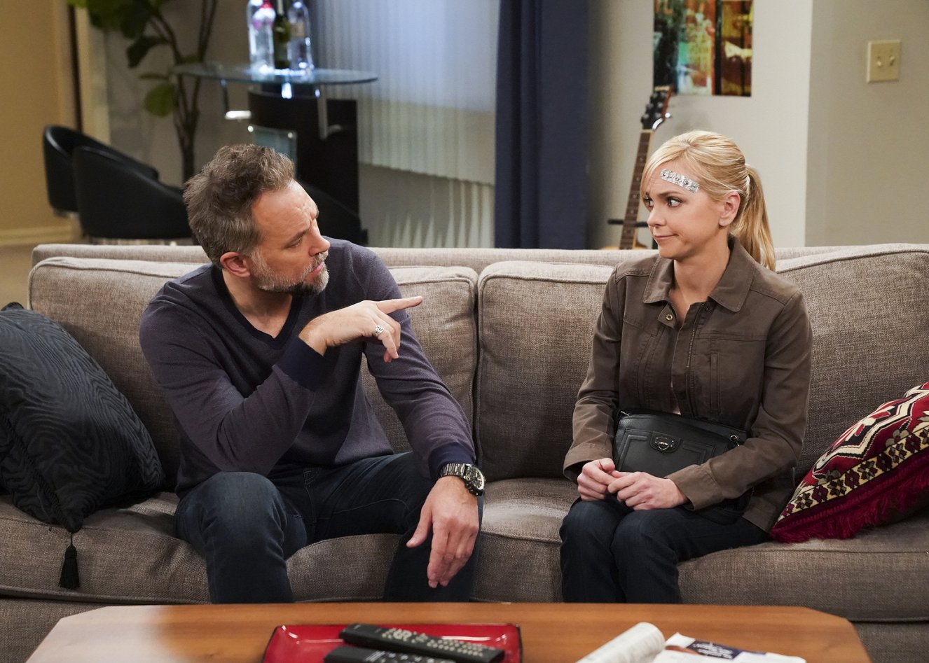 Mom - Lumbar Support and Old Pork (S06E19) (2019) | ČSFD.sk