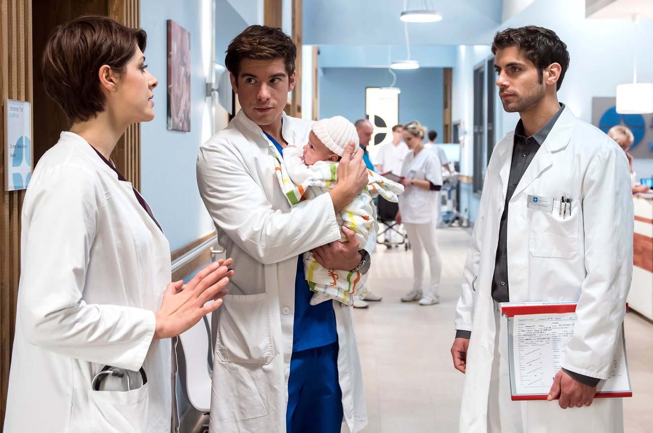 In aller Freundschaft - Die jungen Ärzte - ... und sie lieben sich doch ...