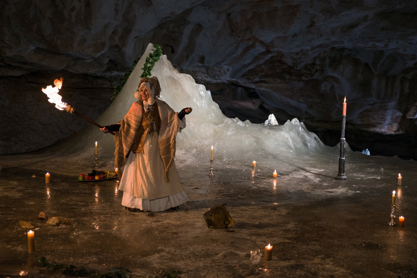 Perinbaba a dva svety (2023) | ČSFD.sk