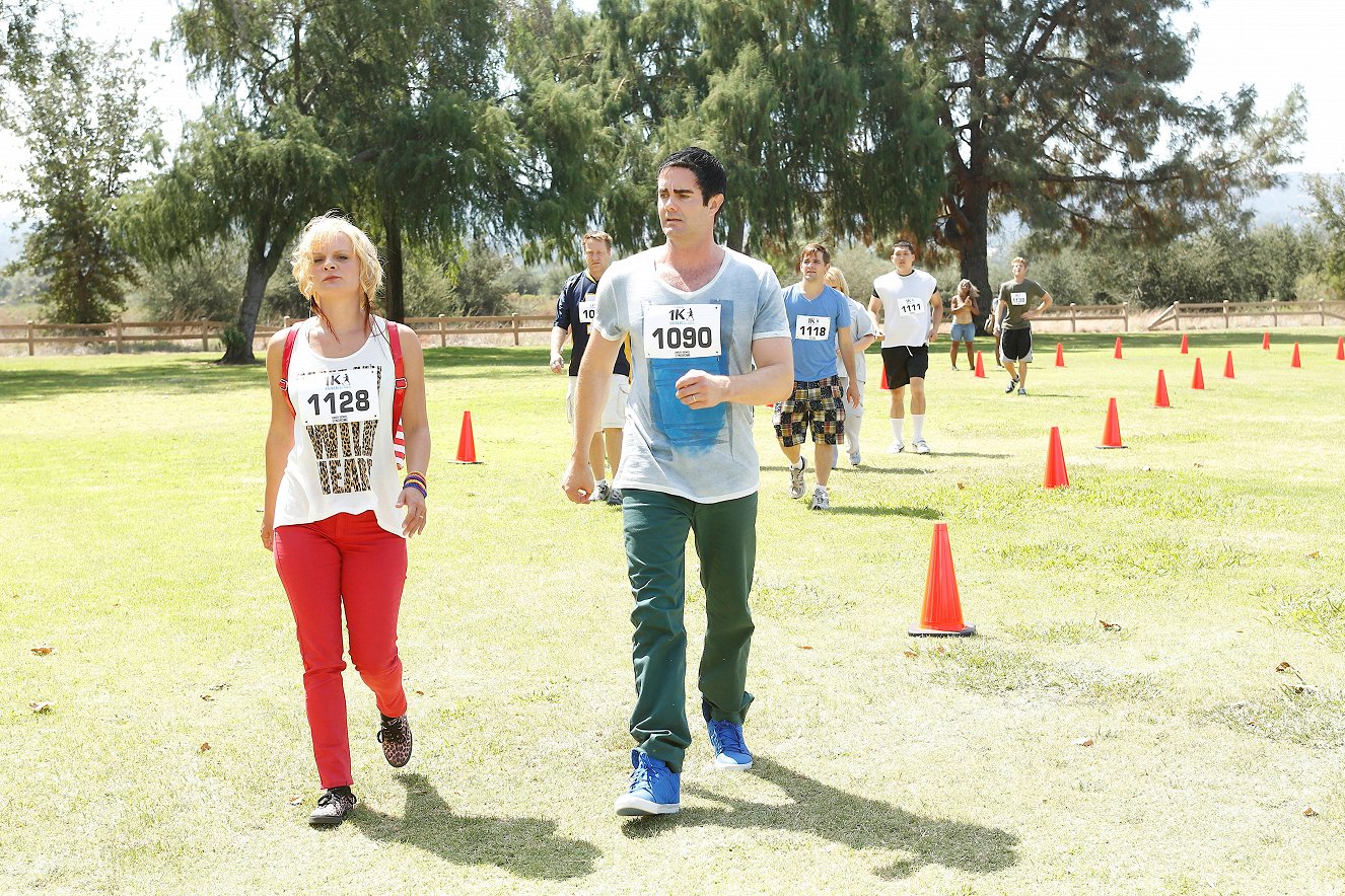 Vychovávat Hope - Dobročinný pochod (S03E08) (2012) | ČSFD.sk