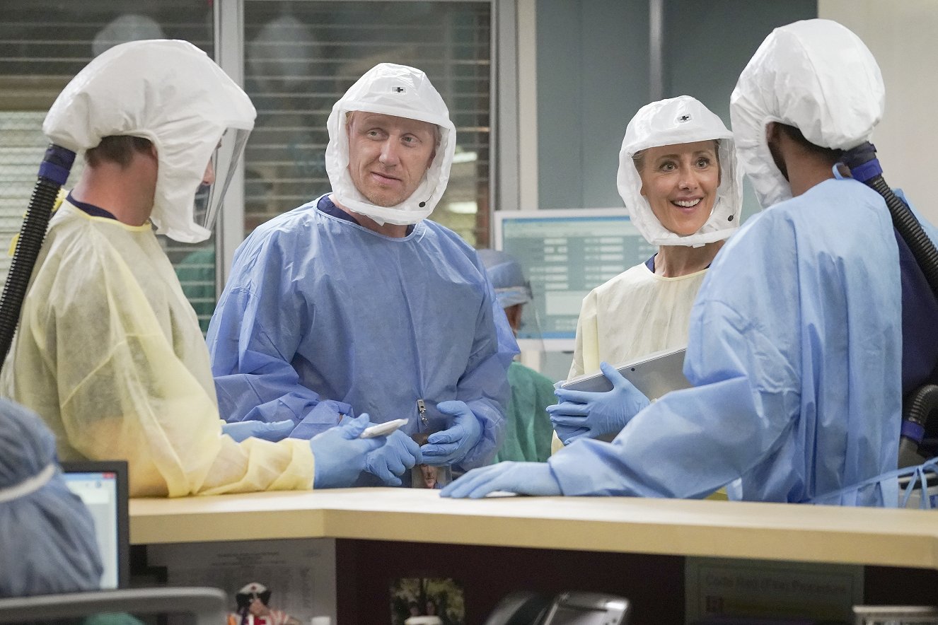 A Grace klinika - Tradíciók (S17E15) (2021) | ČSFD.sk