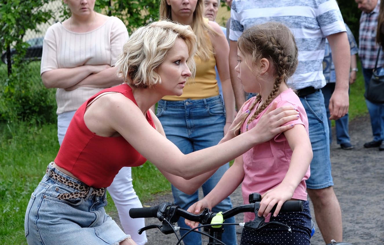 Small World (2021) | ČSFD.cz