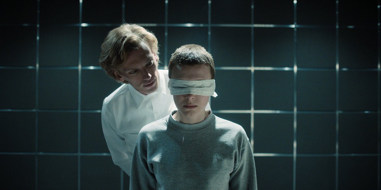 Stranger Things - Rozdział szósty: W głąb (S04E06) (2022) | Recenzje ...