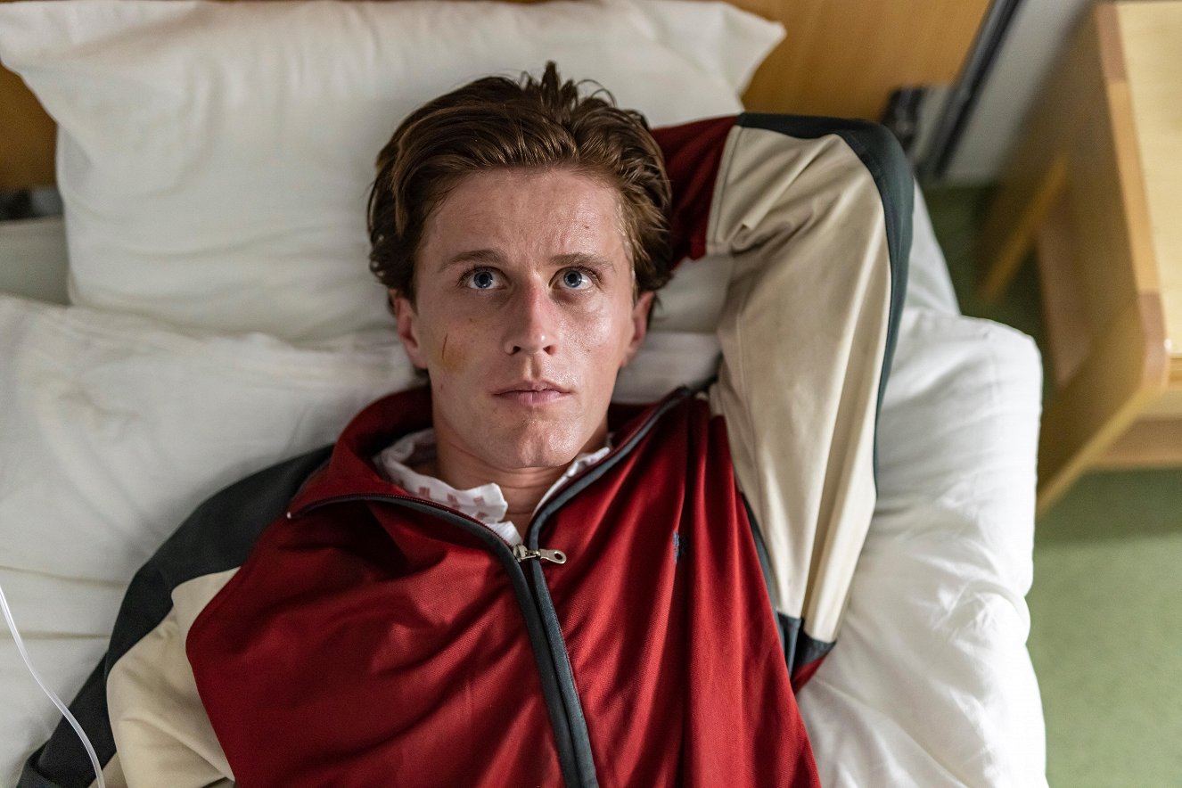 Lovci hlav - Ikke en by for gamle menn (E05) (2022) | Galéria - Z epizódy | ČSFD.sk