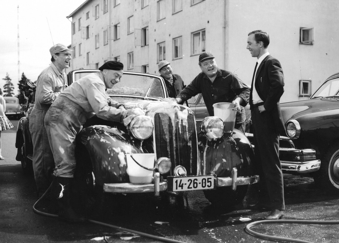 Sønner av Norge kjøper bil (1962) | ČSFD.cz