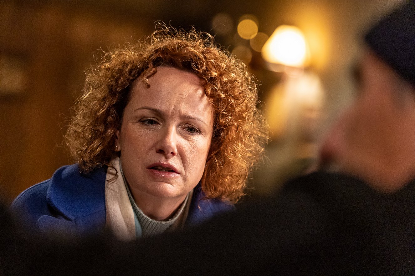 Jedna rodina - Myčka (S01E19) (2023) | Galerie - Z epizody | ČSFD.cz