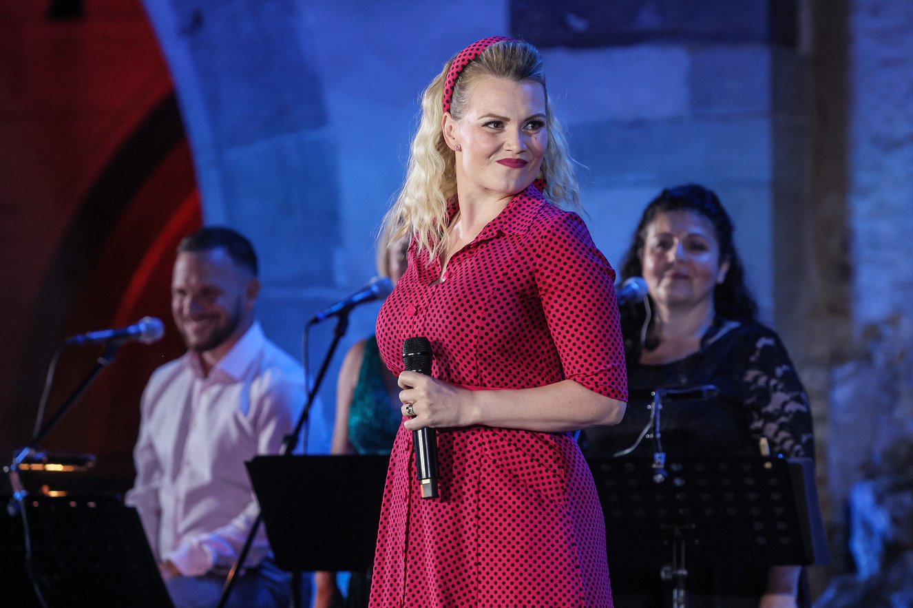 Královny popu na Karlštejně (2023) | ČSFD.cz