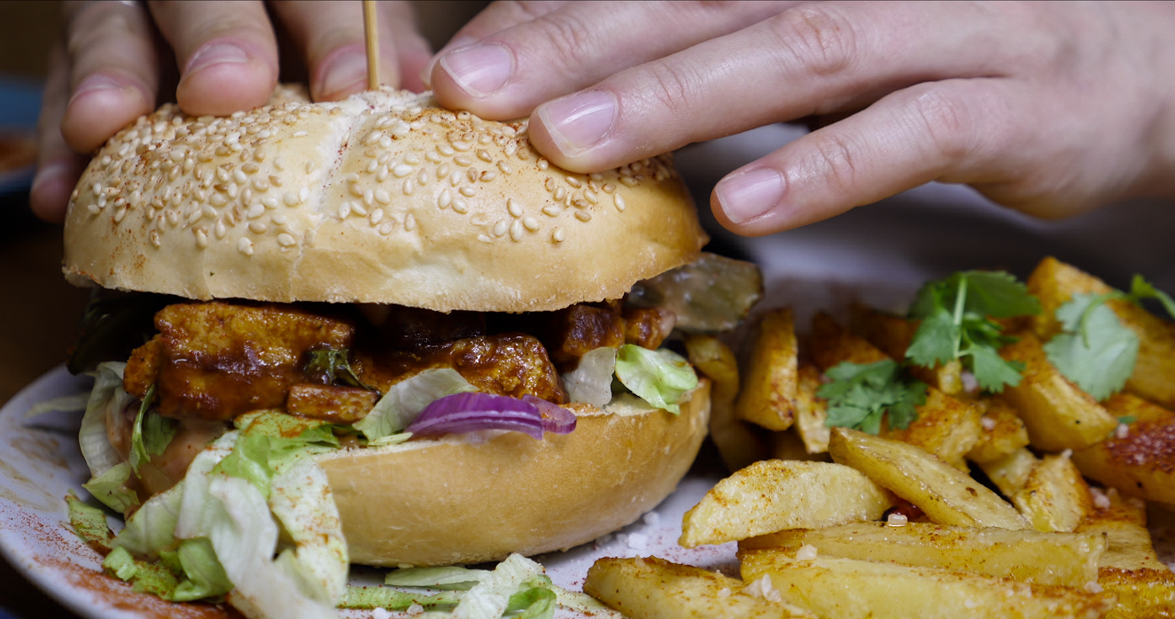 You Are What You Eat: A Twin Experiment (2024) | ČSFD.cz