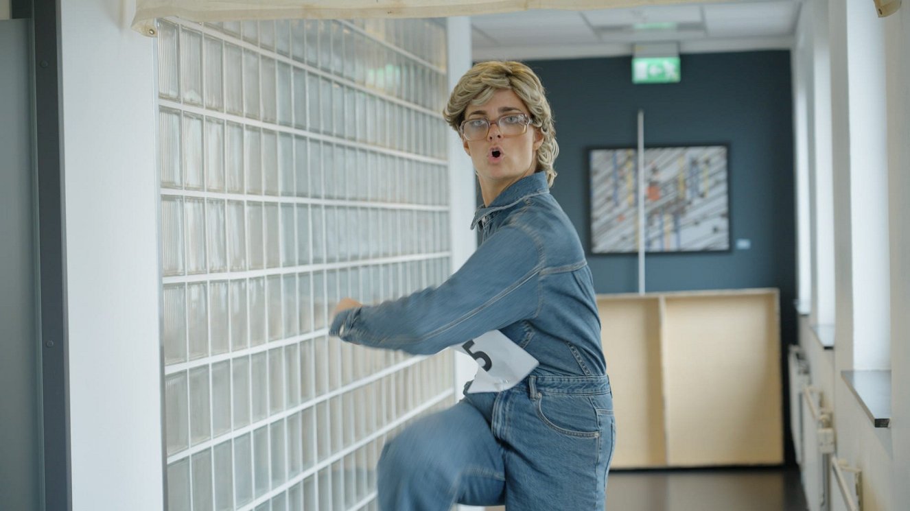 Smil i fred - VM i hils (E04) (2023) | ČSFD.cz