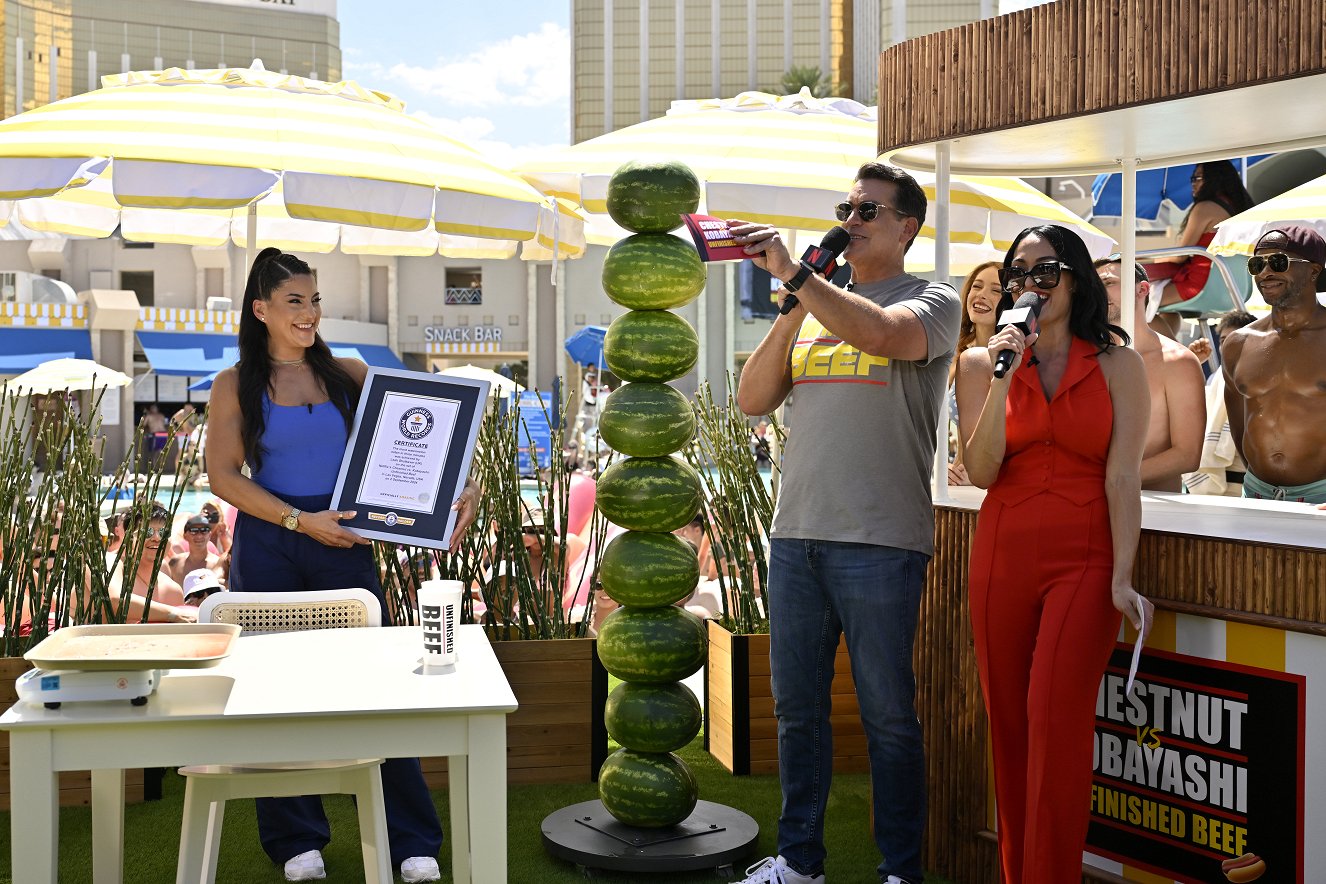 Chestnut vs. Kobayashi: Unfinished Beef (2024) | Reviews - User's | ČSFD.cz