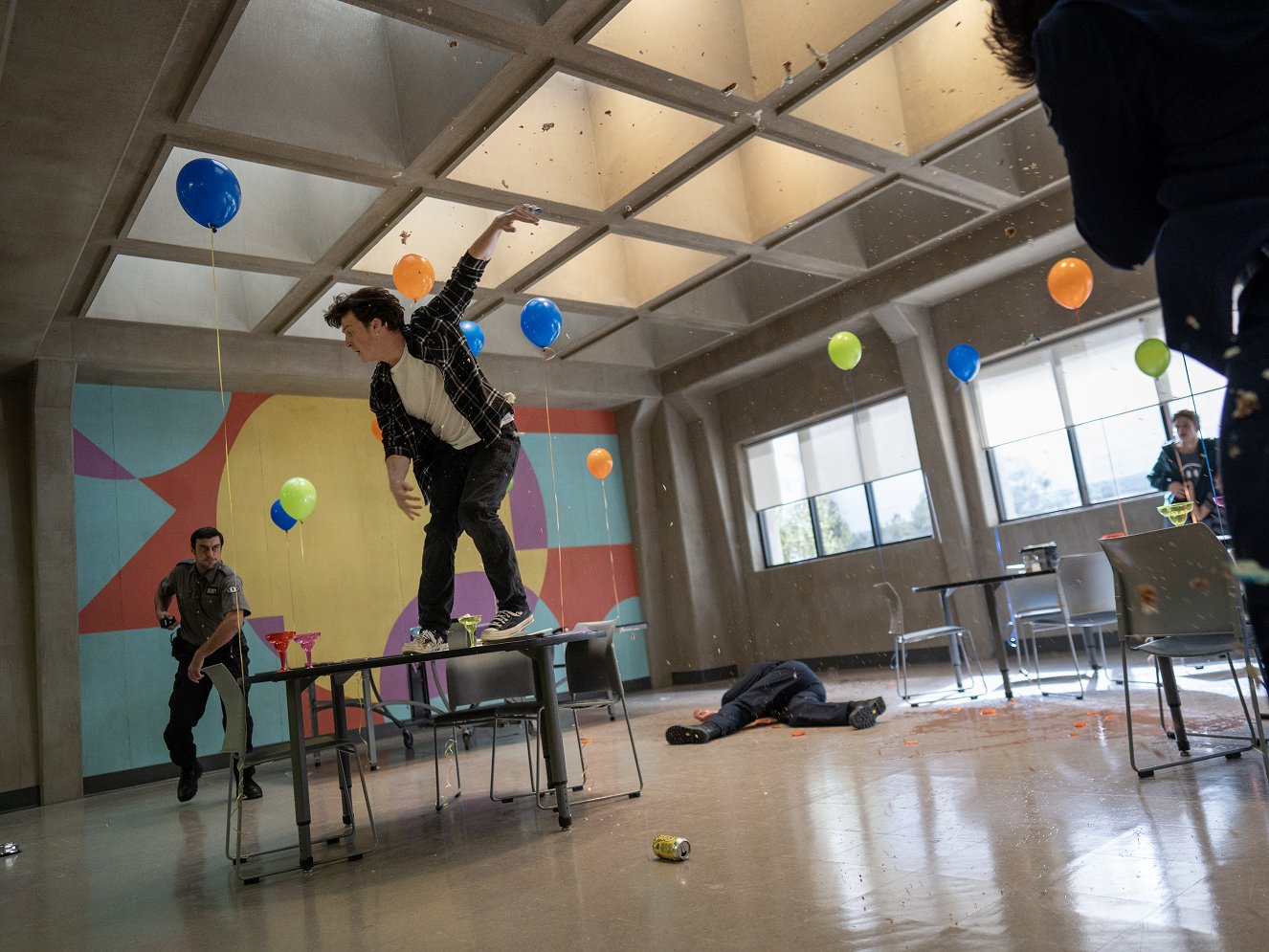 Ústav - Zadní polovina (S01E05) (2025) | Tvůrci | ČSFD.cz