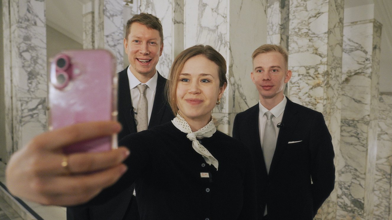 Vallan algoritmi - Nää äijät tekee musta presidentin (E03) (2026) | ČSFD.cz