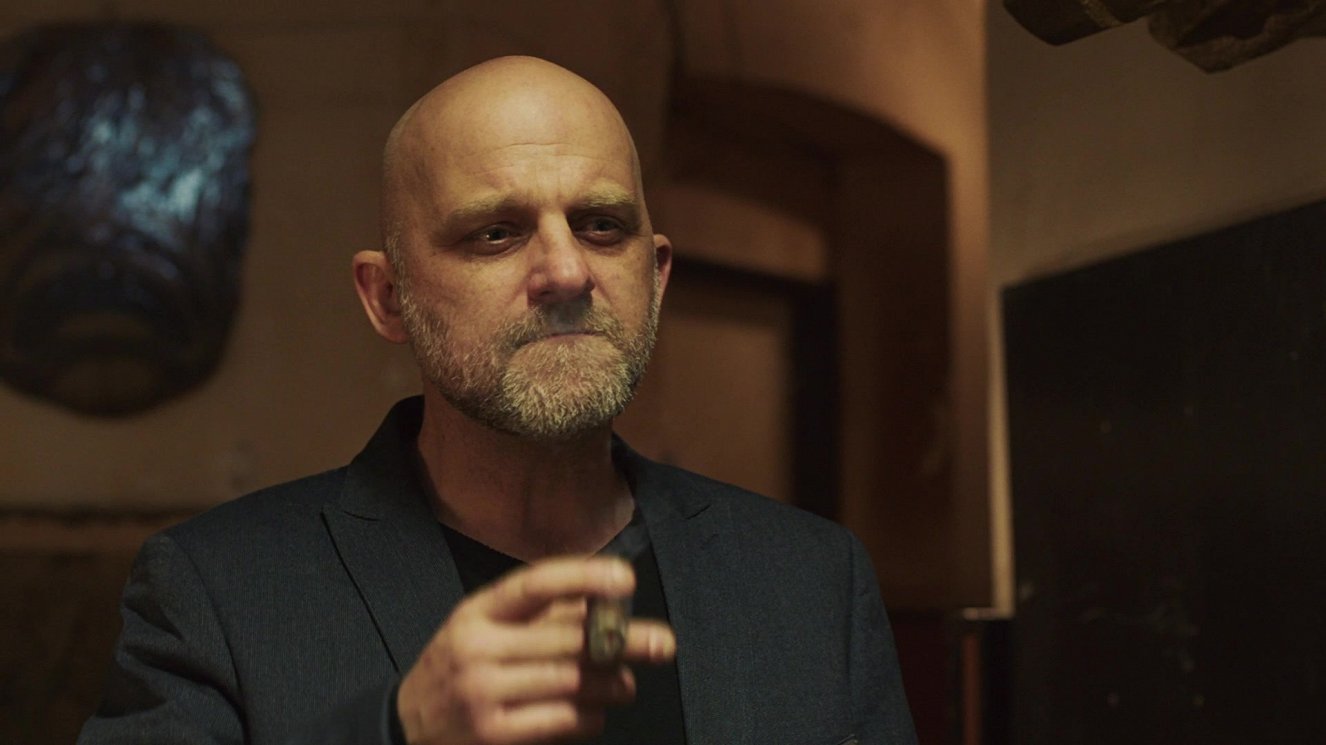 Za oponou (2019) | ČSFD.cz