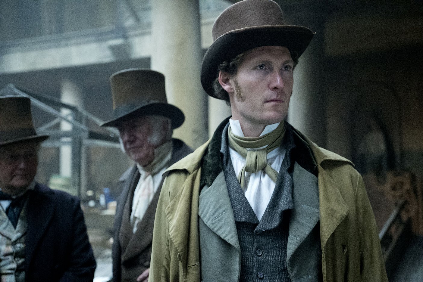 Sam Hoare | Galerie - Z filmu | ČSFD.cz