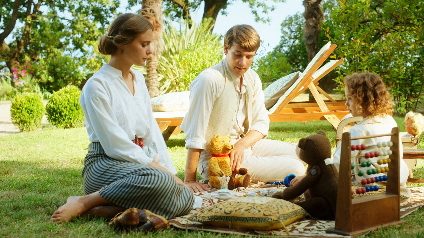 Louisa Binder | Galerie - Z filmu | ČSFD.cz