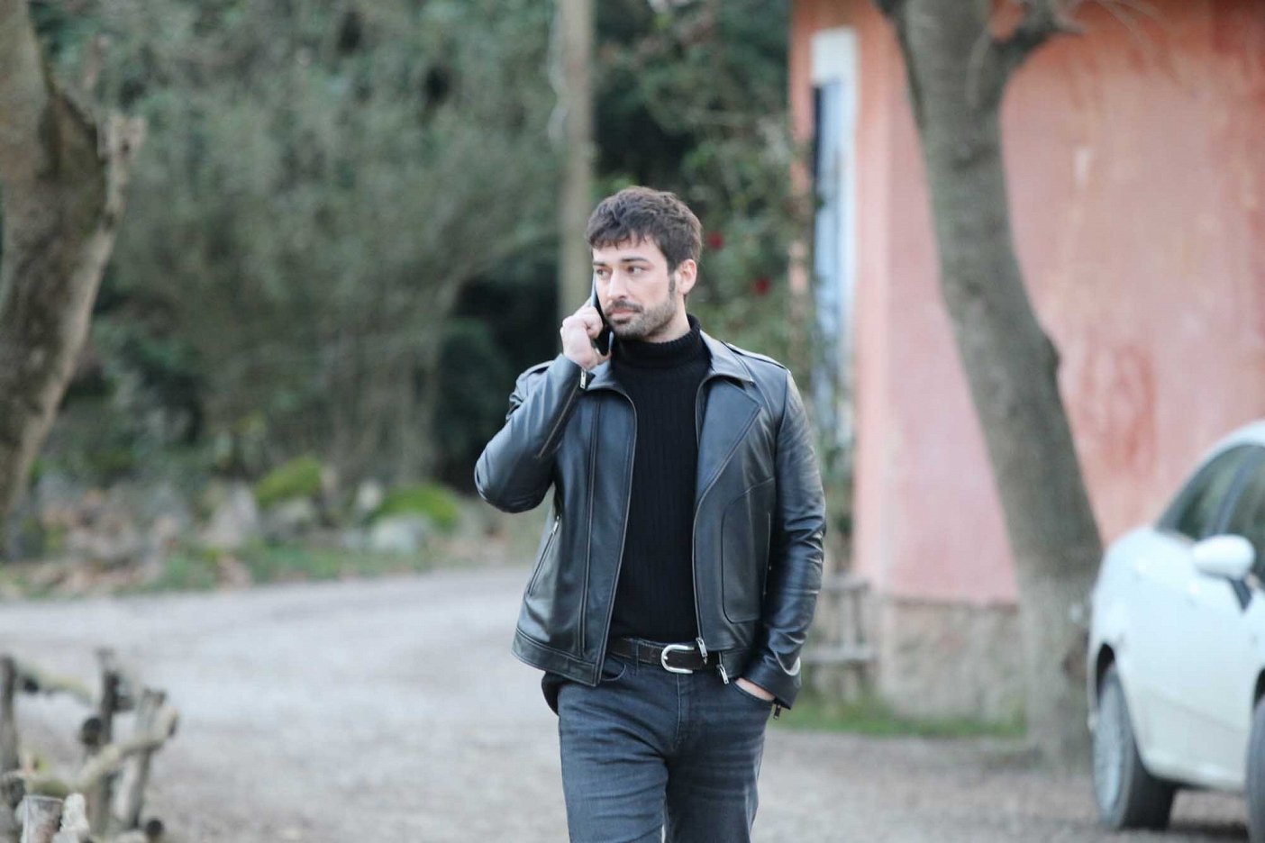 Alp Navruz | Galerie - Z filmu | ČSFD.cz