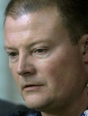 Ihmisten puolue - Lähipalveluverkon tarkistus (S02E14) (2009 ...