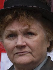 Sarah & Duck - Bouncy Ball (S01E07) (2013) | Creators | ČSFD.cz