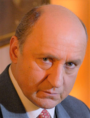 Rodzina zastępcza plus - Rewolucja (S10E01) (2008) | ČSFD.cz