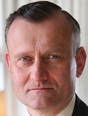 My Hero - The First Husband's Club (S05E03) (2005) | Creators | ČSFD.cz