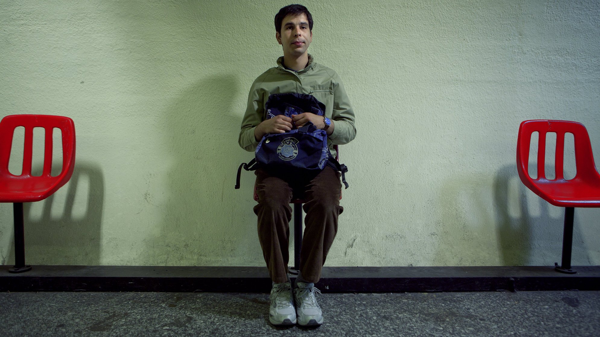 Why Are All the Seats So Far Apart in This Light-Rail Station? (2013 ...