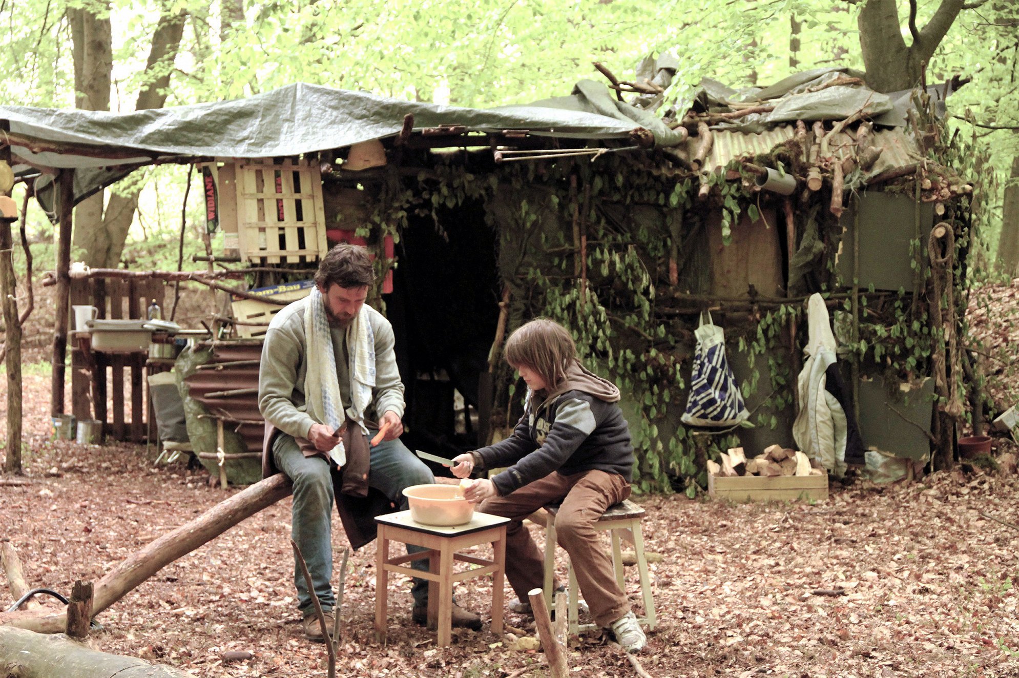 Chatrč v lese (2011) | Galerie - Z filmu | ČSFD.cz