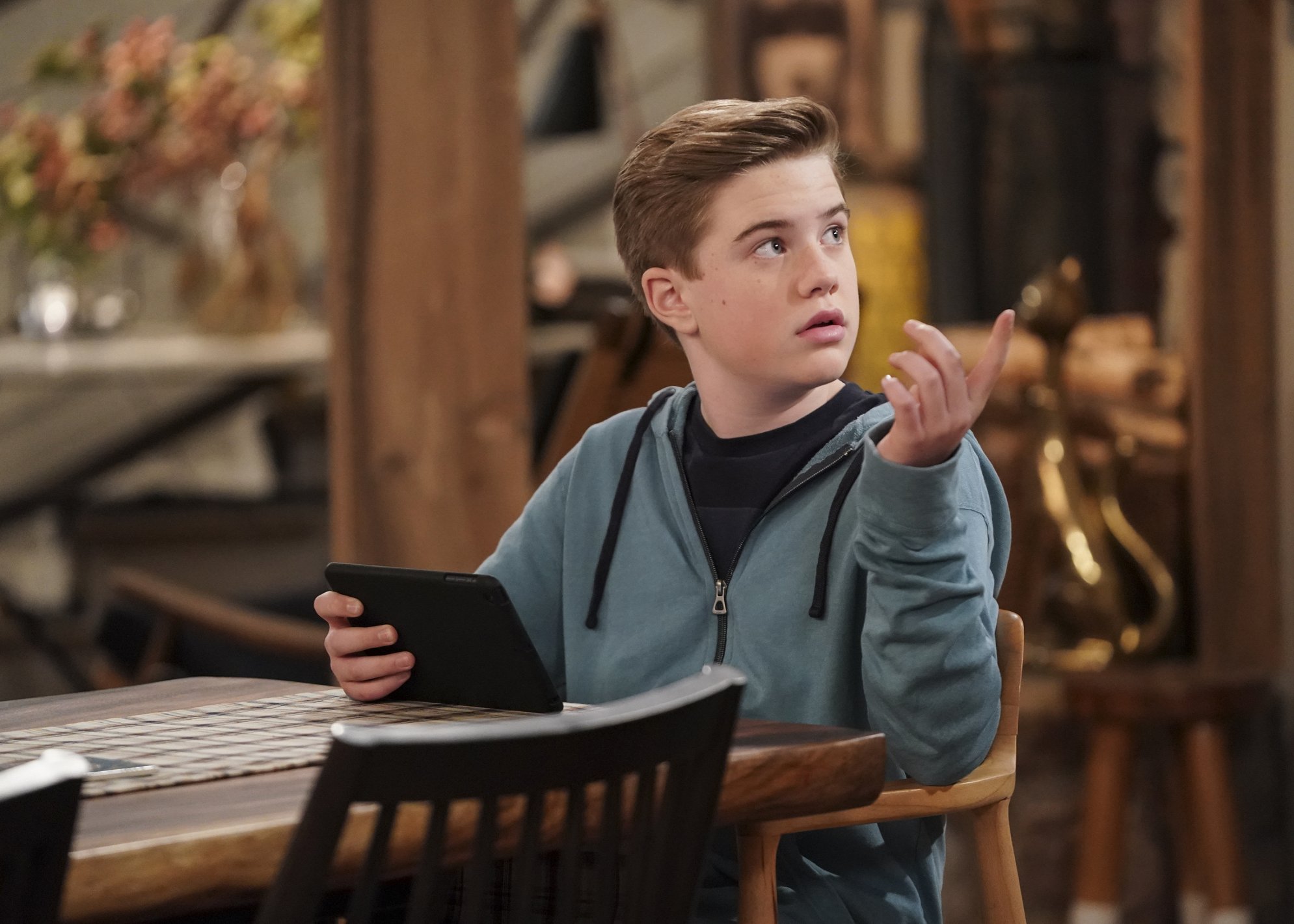 Man with a Plan - Dude, Where's My Boat? (S04E07) (2020) | ČSFD.cz