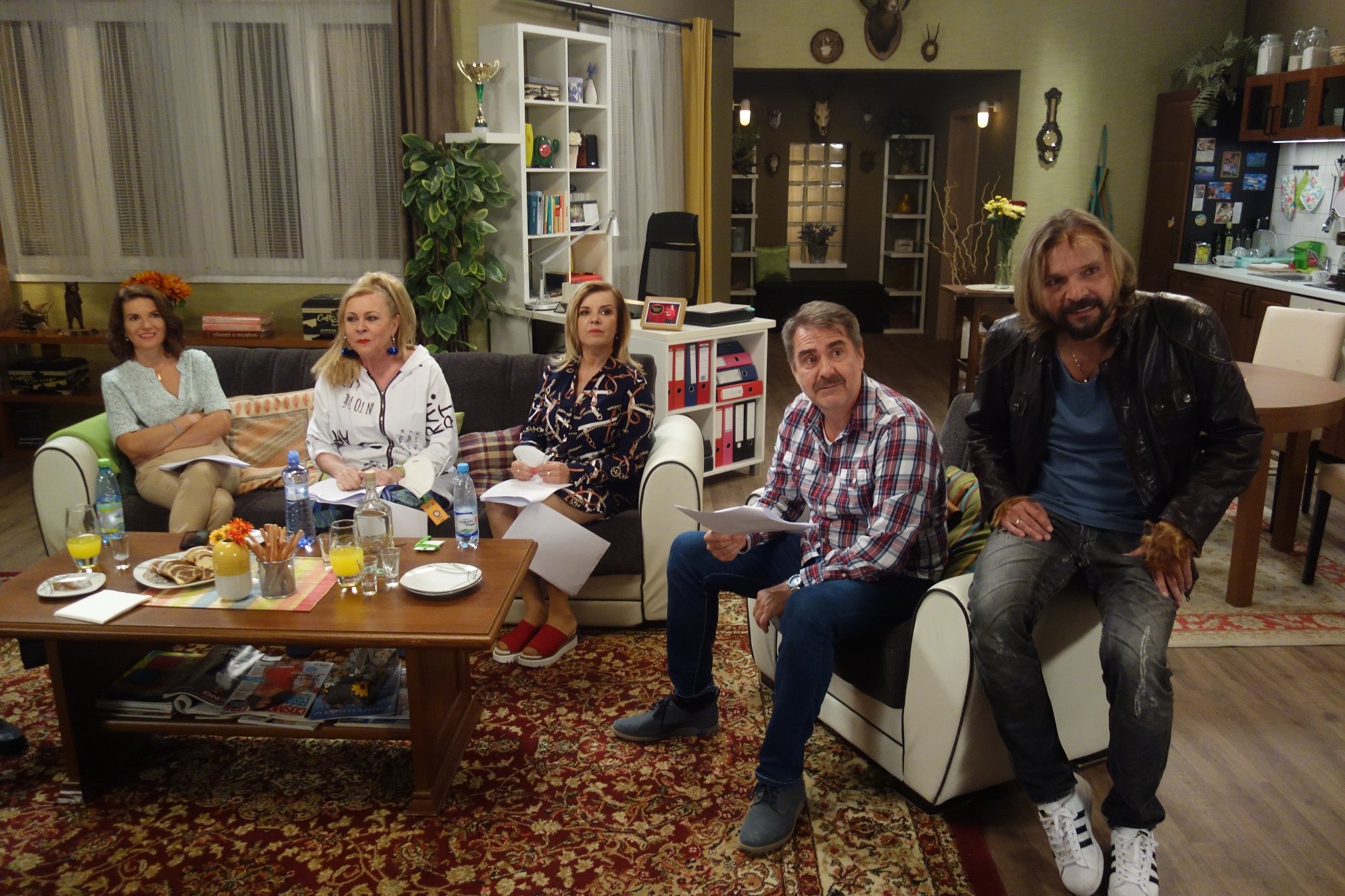 Susedia - Season 10 (S10) (2022) | Galerie - Ze série | ČSFD.cz