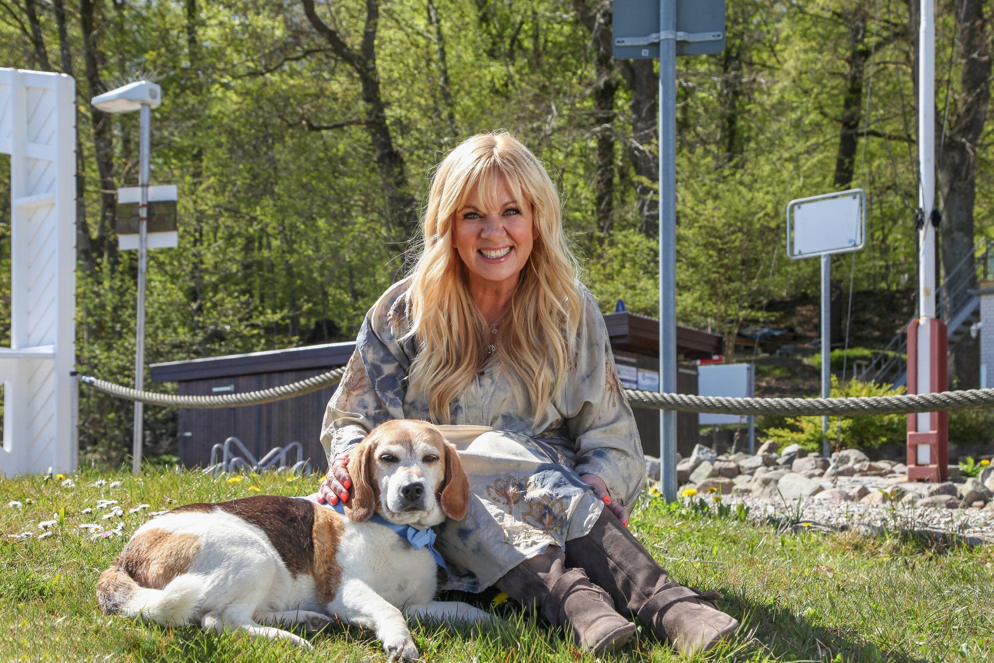 DAS HAUS AM MEER mit Julia Leischik (2022) | ČSFD.cz