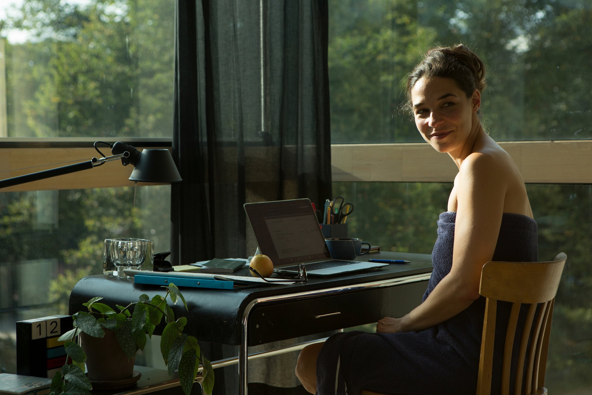 Safe (2022) | Galerie - Ze seriálu | ČSFD.cz