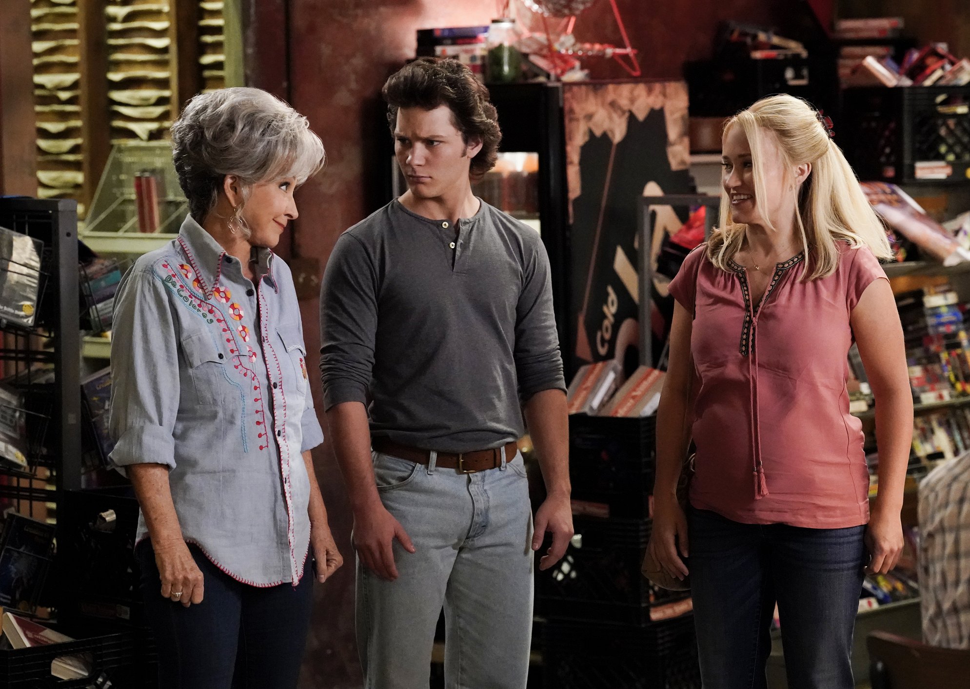 Young Sheldon - An Ugly Car, an Affair and Some Kickass Football ...