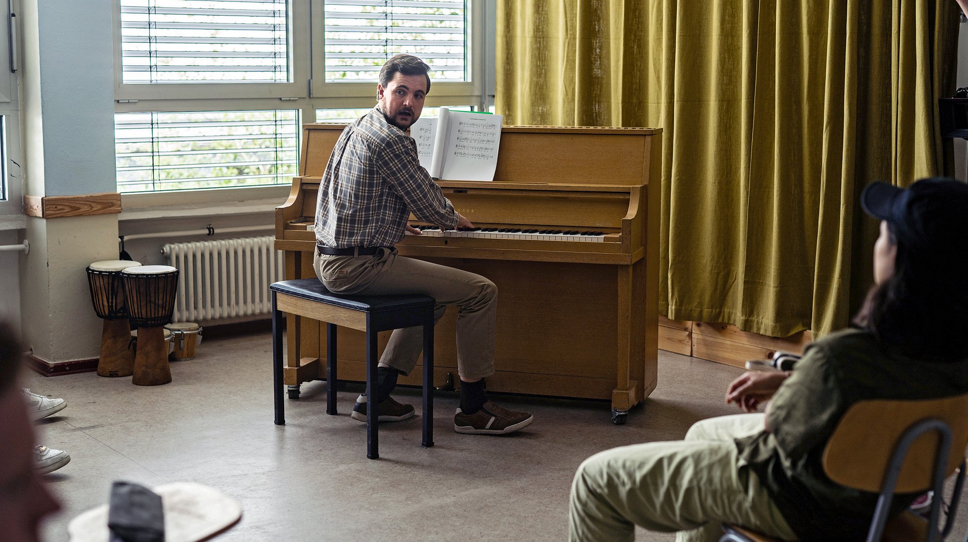 Almania - Alpha Alman (S01E07) (2023) | Galerie - Z epizody | ČSFD.cz