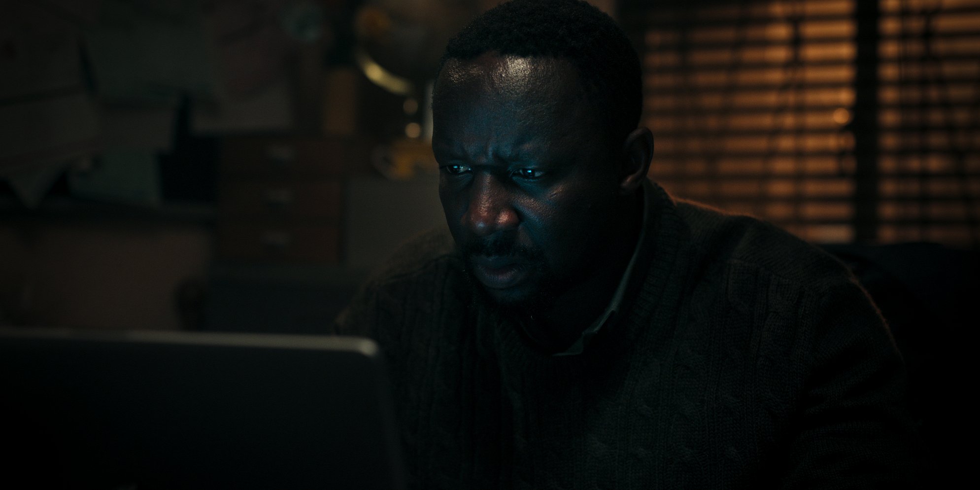 Fatal Seduction - Who Is Jacob Tau? (S01E04) (2023) | ČSFD.cz