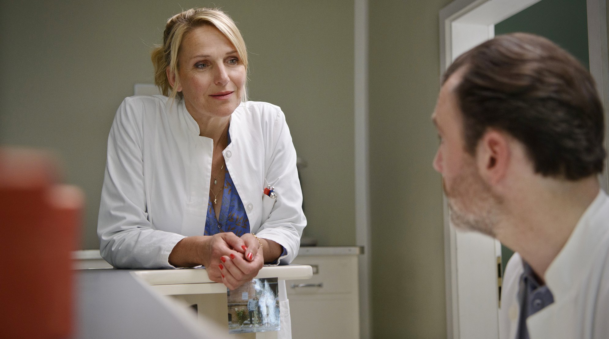 Praxis mit Meerblick (2017) | Ciekawostki - Ciekawostki | ČSFD.cz