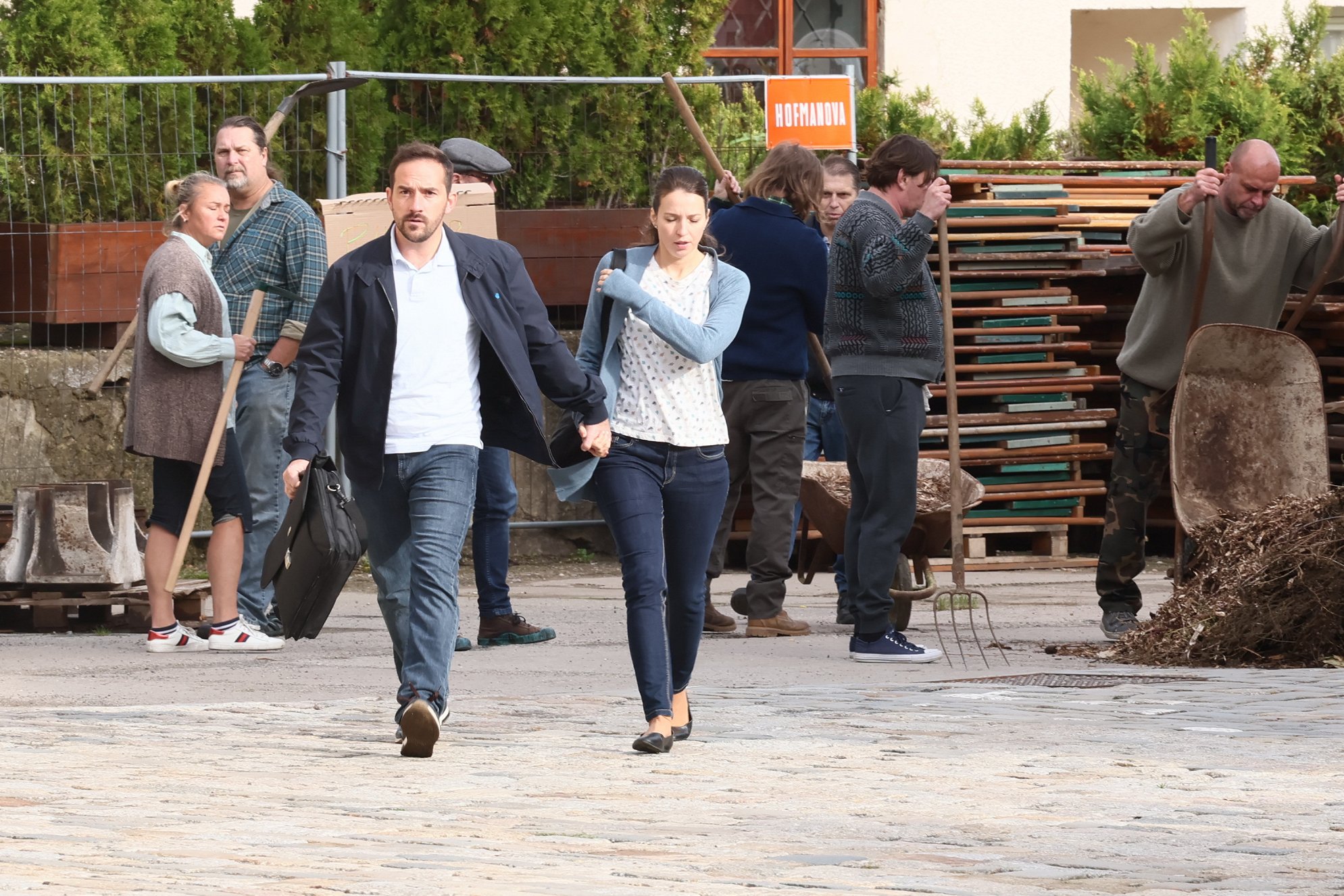 Hořký svět (2022) | Epizody | ČSFD.cz