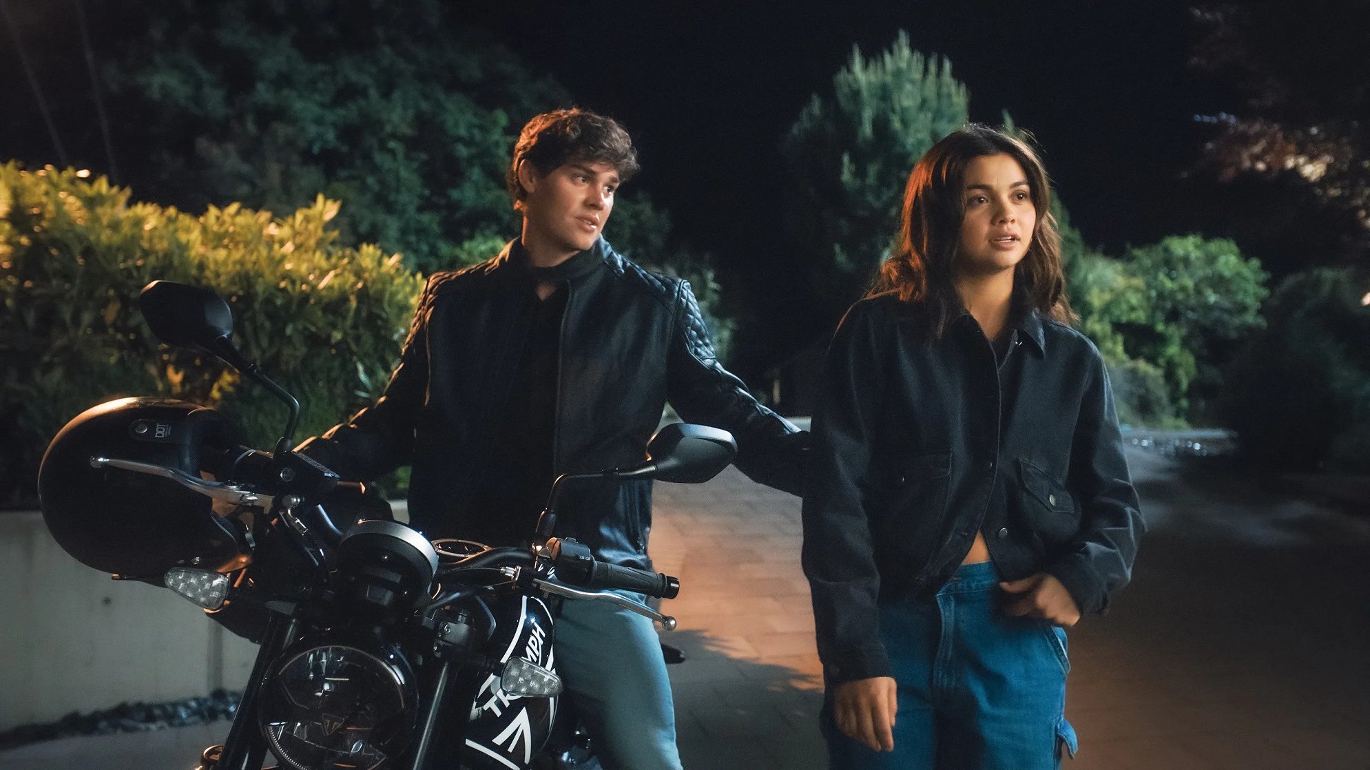 Sidelined the QB and Me (2024) | ČSFD.cz