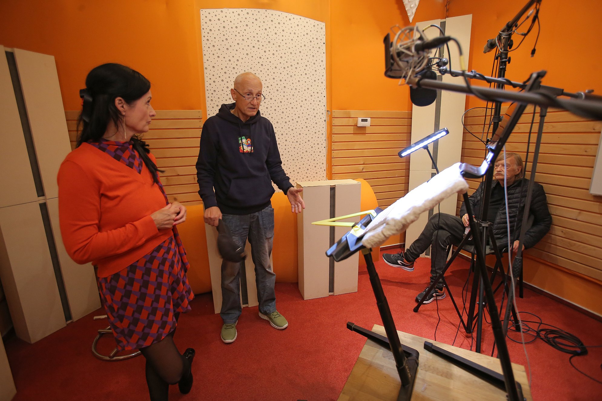 Vít Olmer - Den s osobností - Den s Josefem Cardou (E08) (2025) | ČSFD.cz