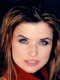 Polly Shannon | Biografie | ČSFD.cz