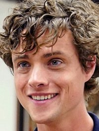 Douglas Smith | ČSFD.cz