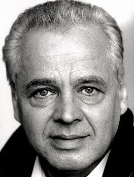 Starej - Der Nachruf (S02E206) (2005) | ČSFD.sk