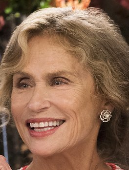 Central Park West - Chess Moves (S01E02) (1995) | ČSFD.cz