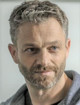 Żywot człowieka rozbrojonego - Londyński czek (E03) (1993) | ČSFD.cz