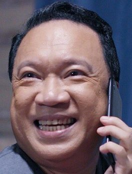 Halik sa paa, halik sa kamay (1979) | ČSFD.cz