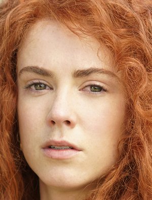 Amy Manson | ČSFD.cz
