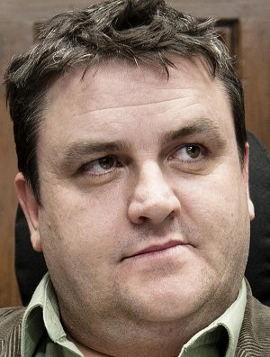 Simon Delaney | Galerie - Z filmu | ČSFD.cz